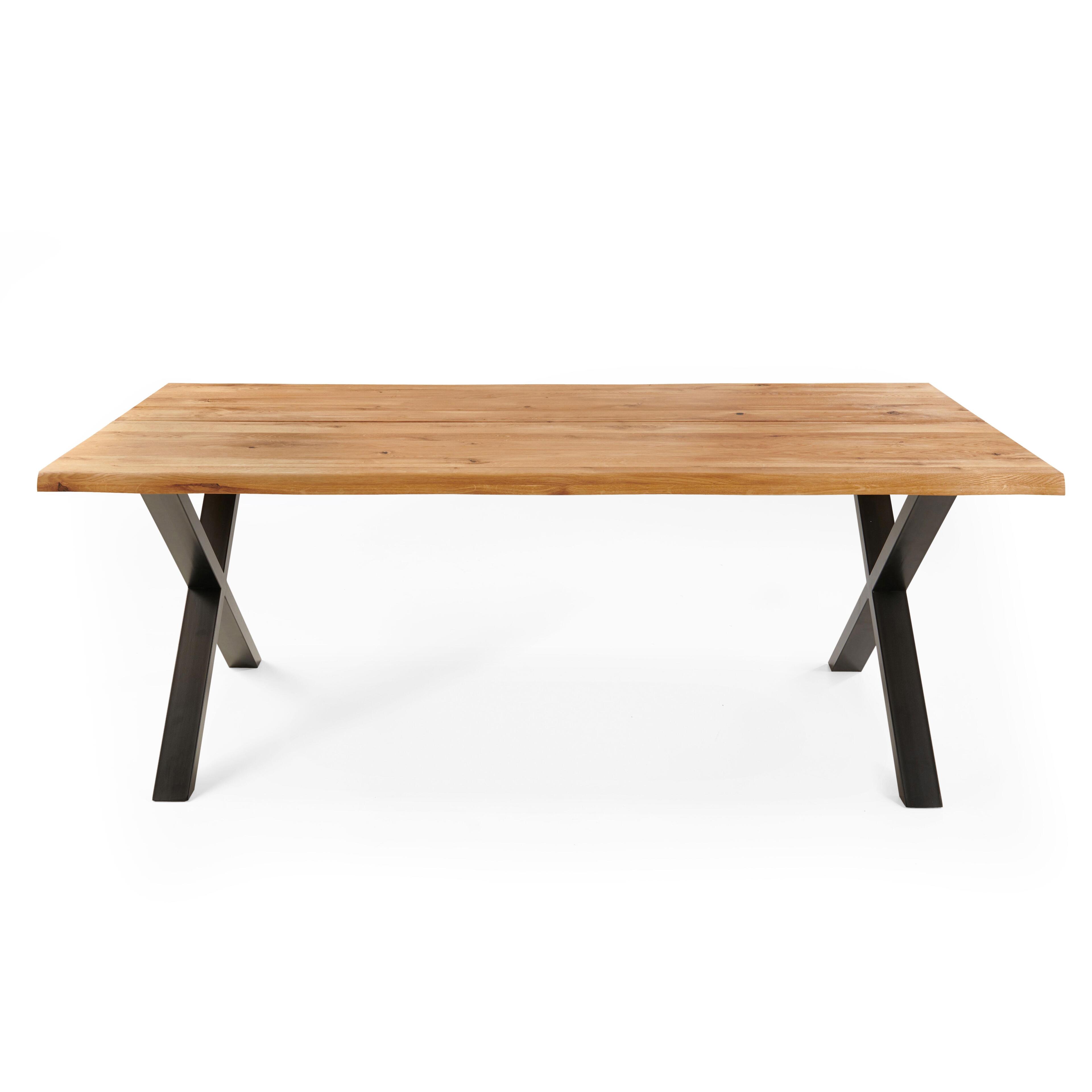 Mesa de roble FSC con bordes irregulares y patas cruzadas | Oviala