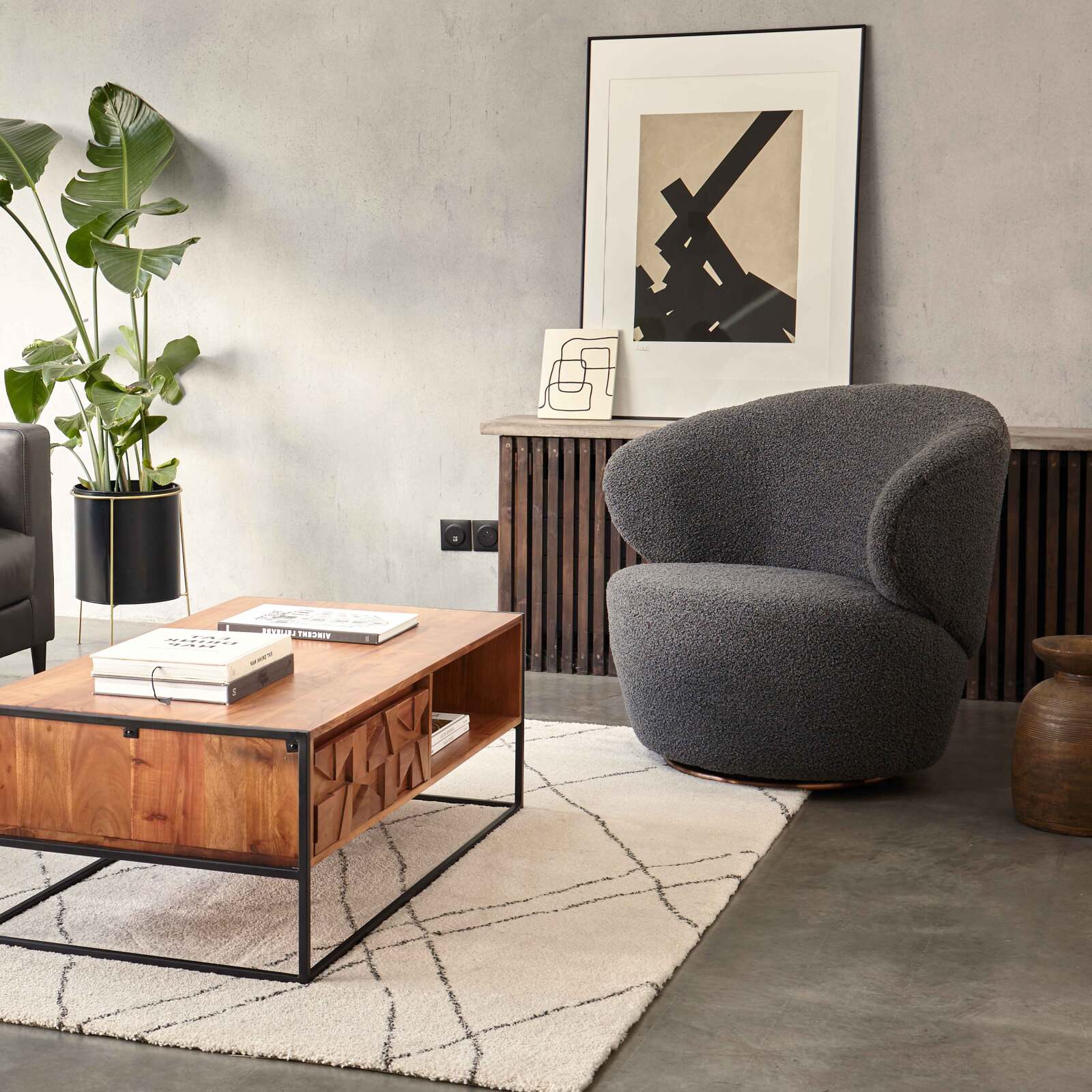 Sillón acogedor de bucle y madera FSC giratorio gris | Oviala